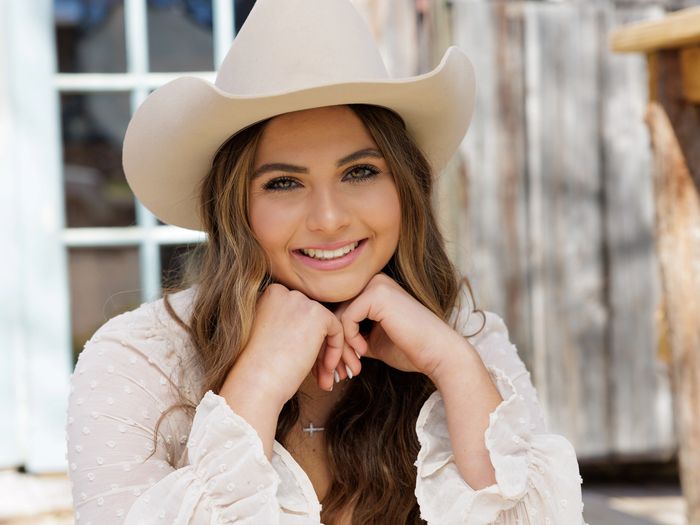 Senior Portrait Experience - Sharon Sutherland Photography